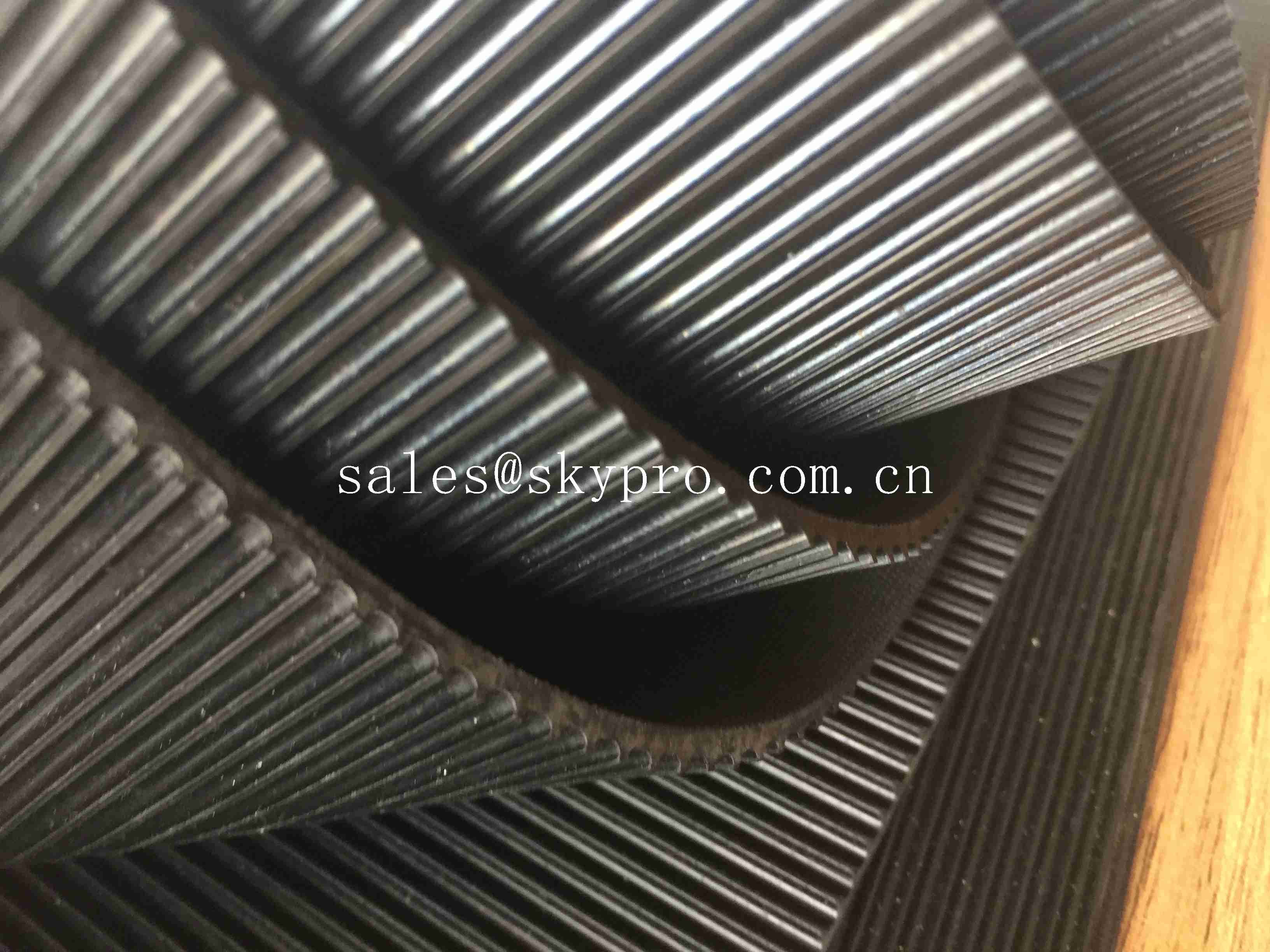 Smooth / Pattern Surface Rubber Mats , NR Rubber Sheet For Engine Room