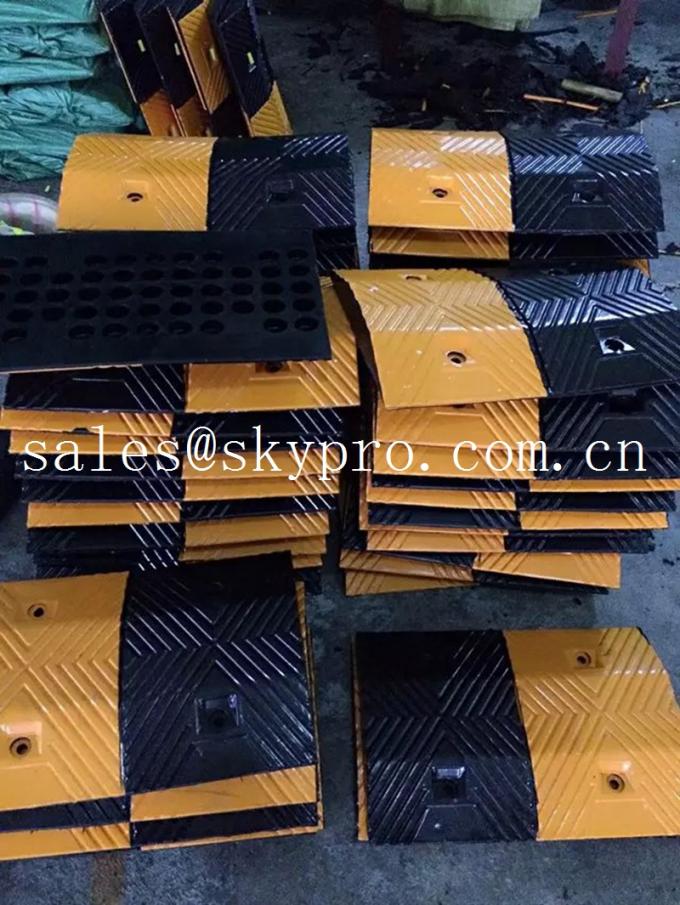 Reflective rubber speed hump Molded Rubber Products road speed ramp